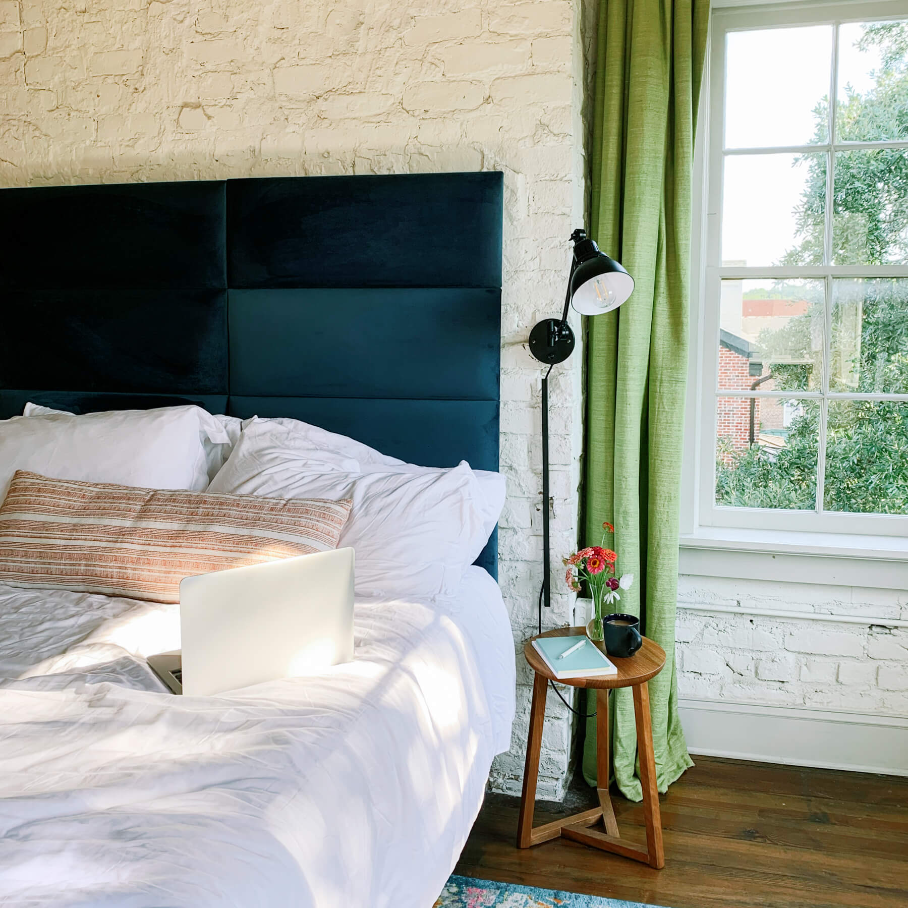 Why You Should Ban Screens From Your Bedroom